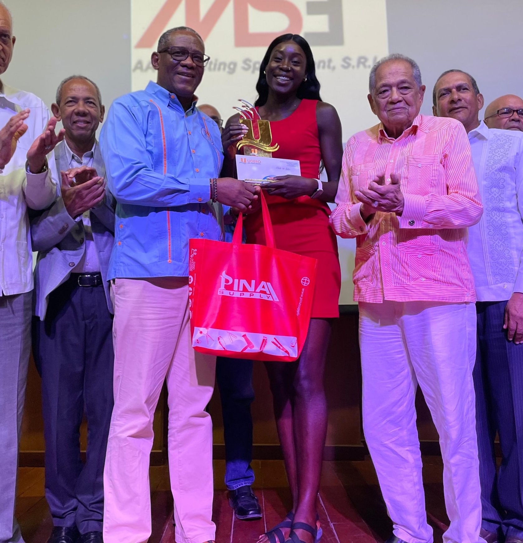 Marisabel Senyu, Atleta del Año en II Gala del Deporte Romanense - En ...